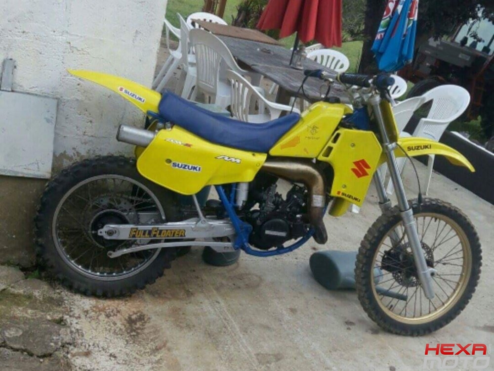 1985 Suzuki RM 125 de Bad - Hexa Moto