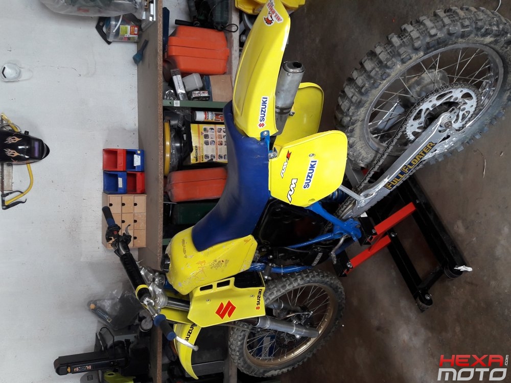 1985 Suzuki RM 125 de Bad - Hexa Moto
