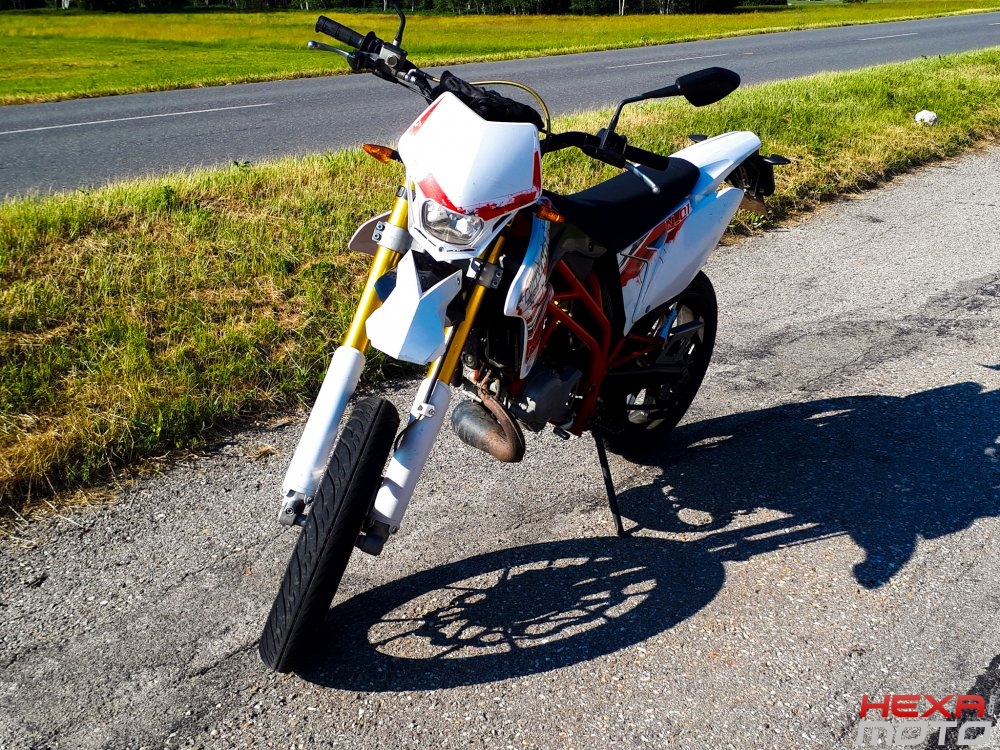 2014 Valenti Racing N 01 Naked 50 de Yax2204 - Hexa Moto